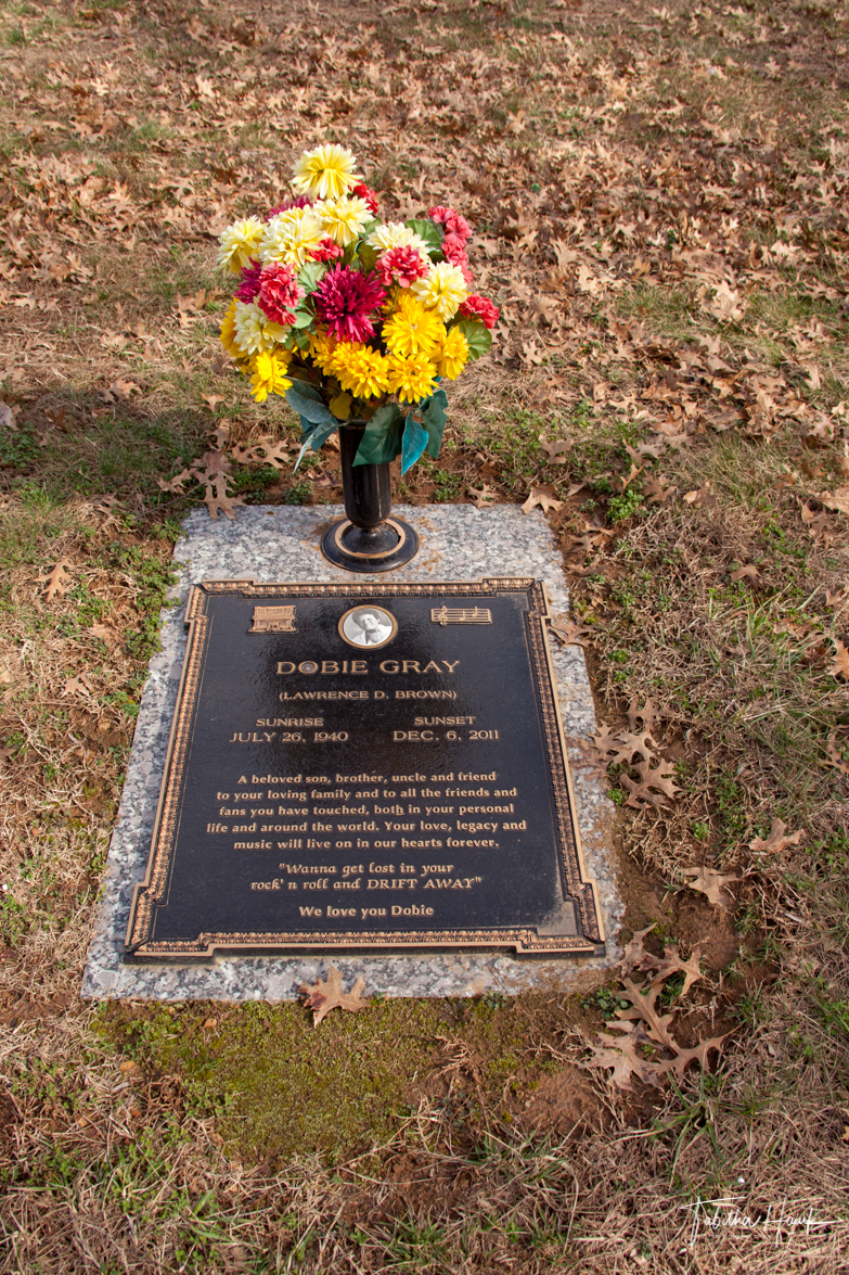 Dobie Gray Grave | Nashville Travel Photographer & Solo Female Travel